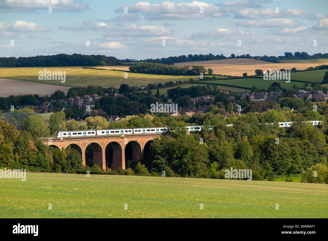 Rural Kent with a train line viaduct over the River Darent Stock Photo ...