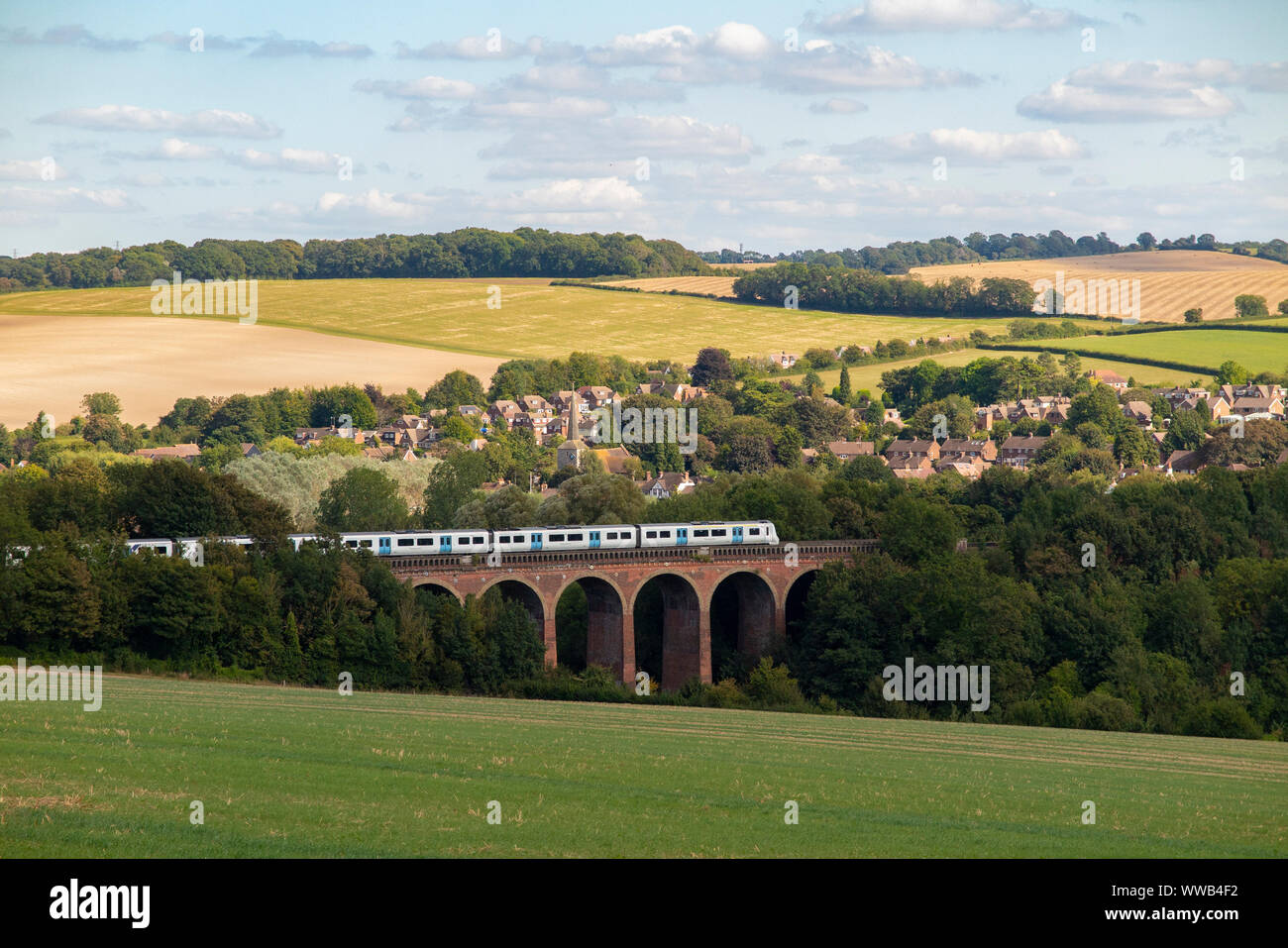 Rural Kent with a train line viaduct over the River Darent Stock Photo ...
