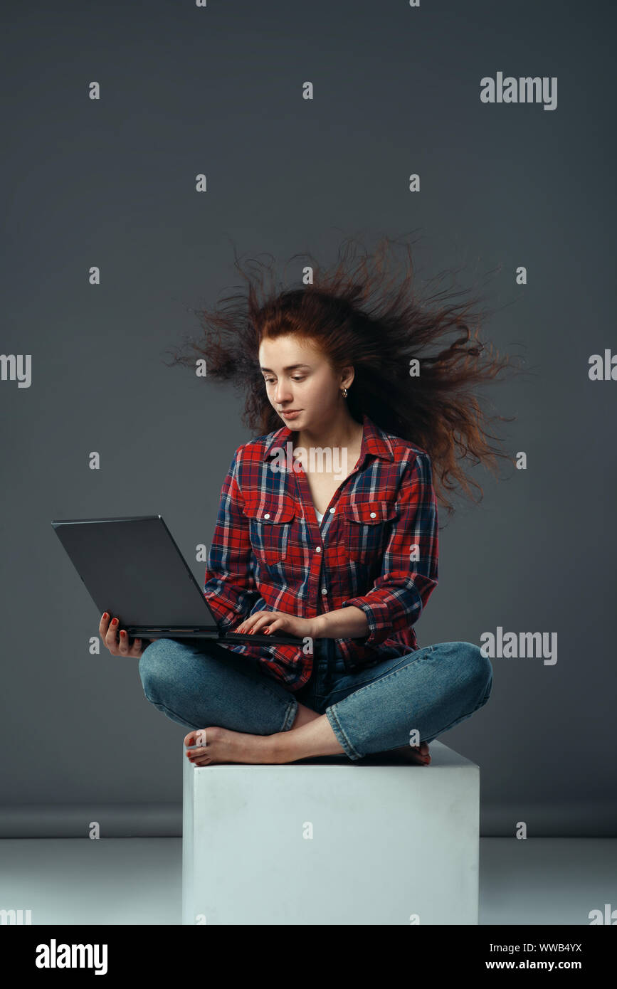Strong wind blowing woman hi-res stock photography and images - Alamy