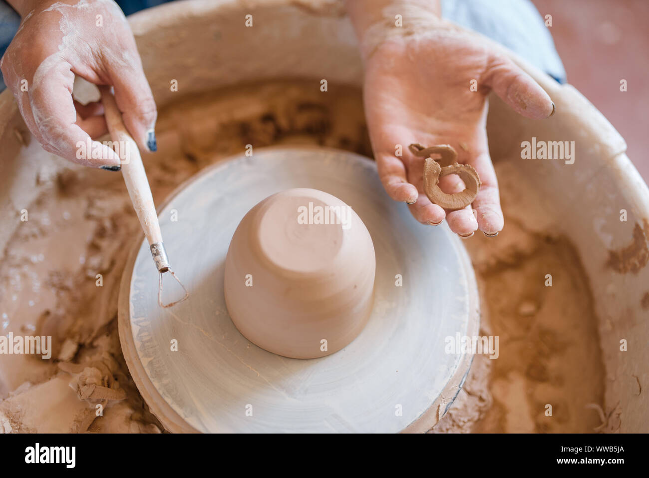 Wet workshop hi-res stock photography and images - Alamy