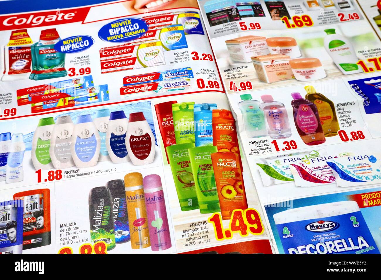 Weekly flyer hi-res stock photography and images - Alamy