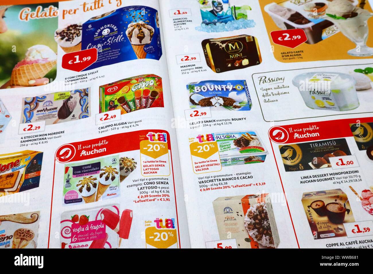 Weekly Ad Flyer of Supermarket Stock Photo - Alamy