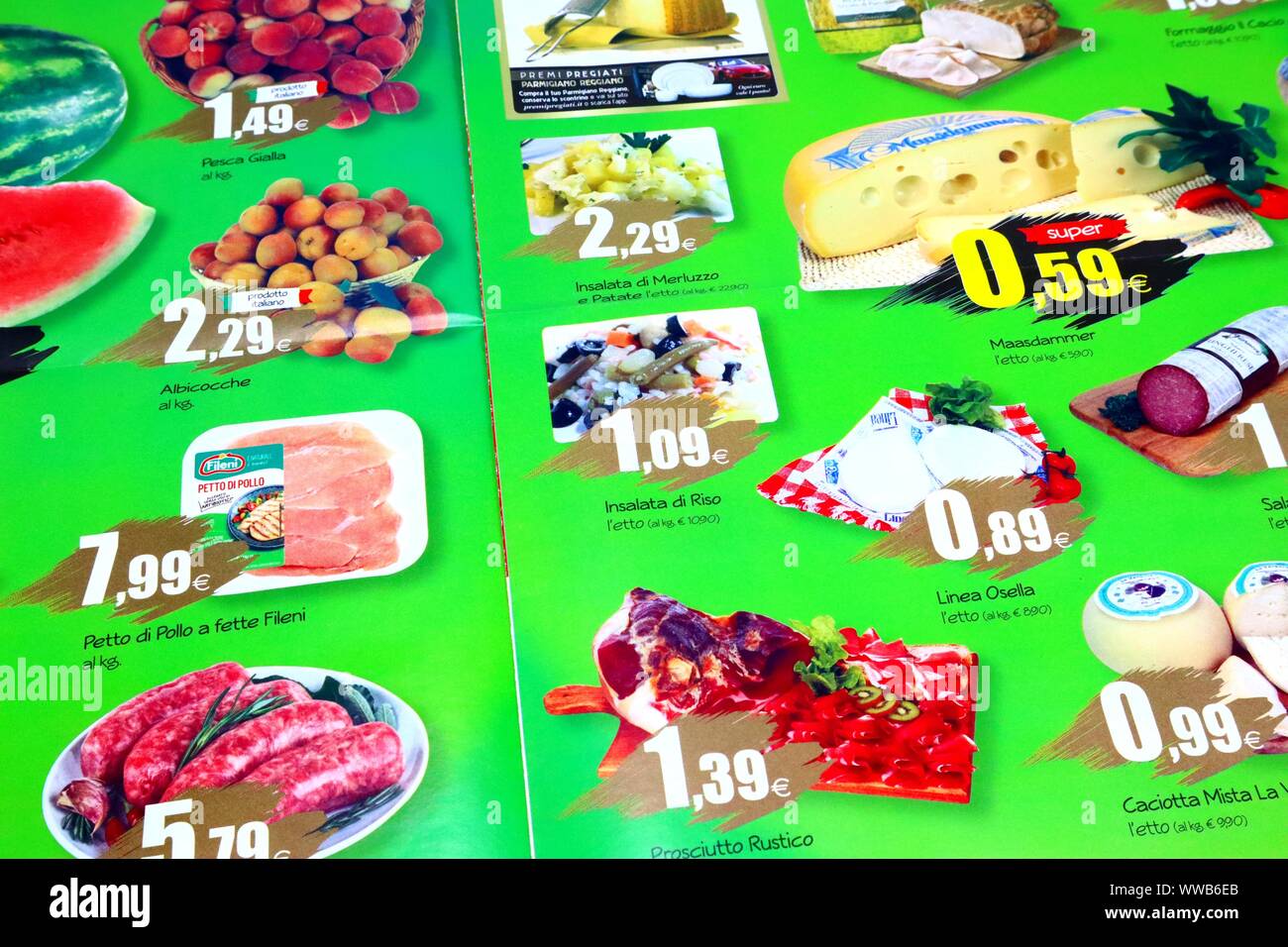 Weekly Ad Flyer of Supermarket Stock Photo - Alamy