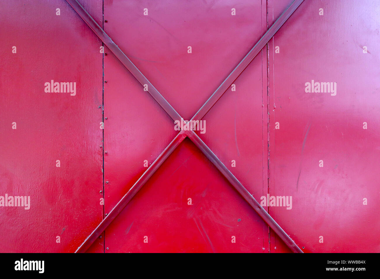 Red X Metal Texture background Stock Photo - Alamy