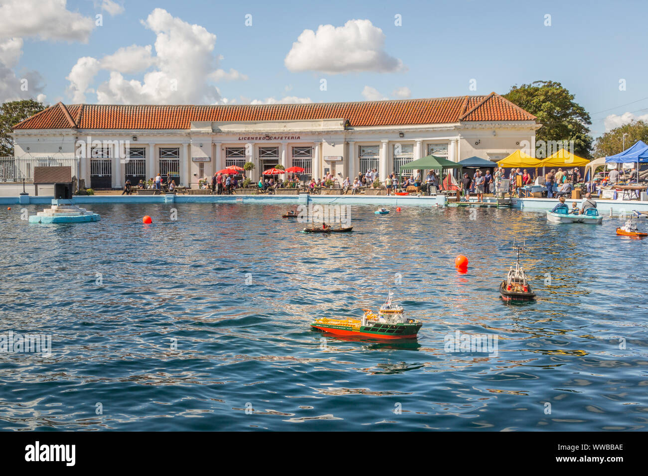 Model boat boats boating pond pool hi-res stock photography and images ...