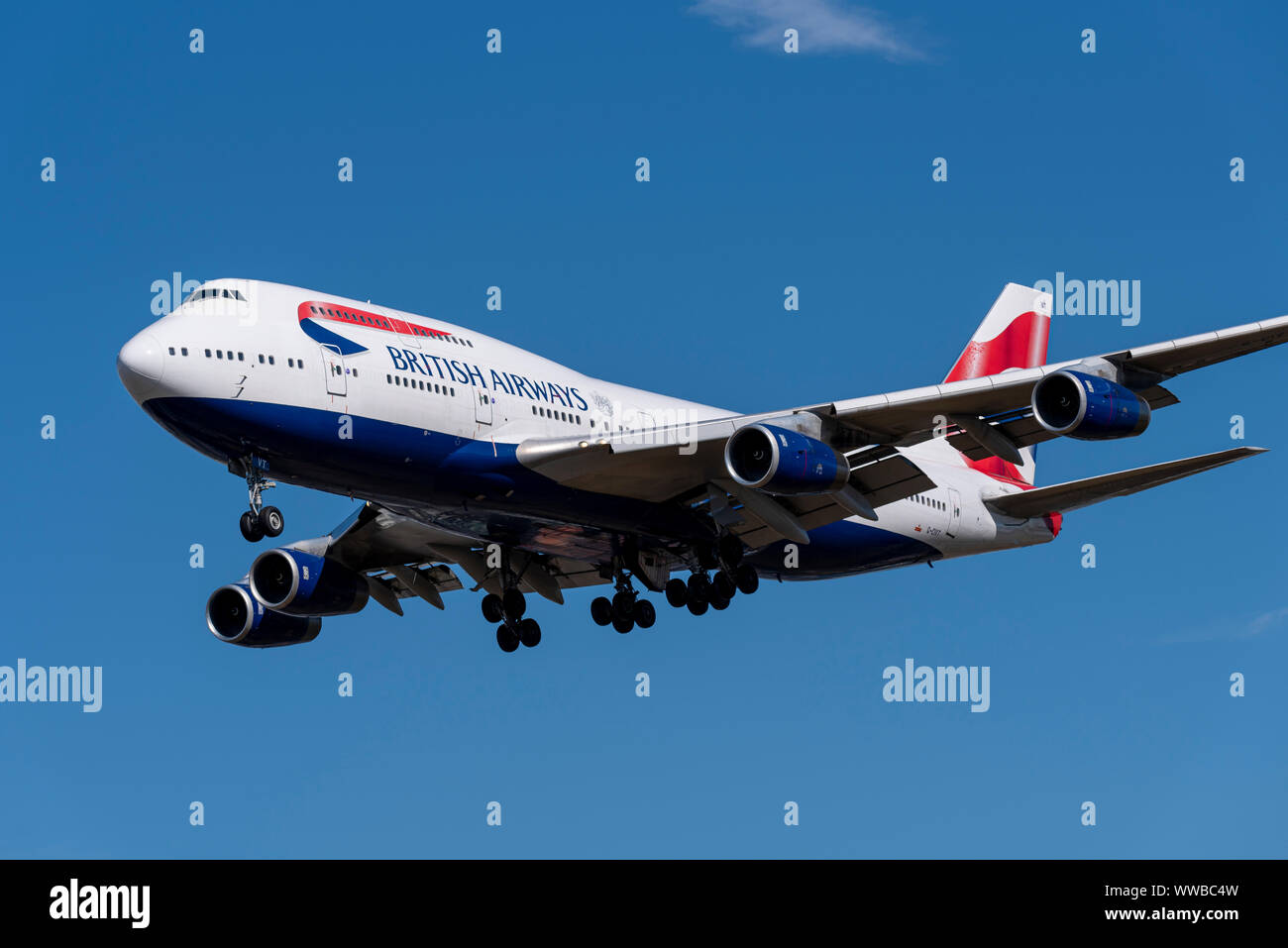 Landing gear boeing hi-res stock photography and images - Alamy