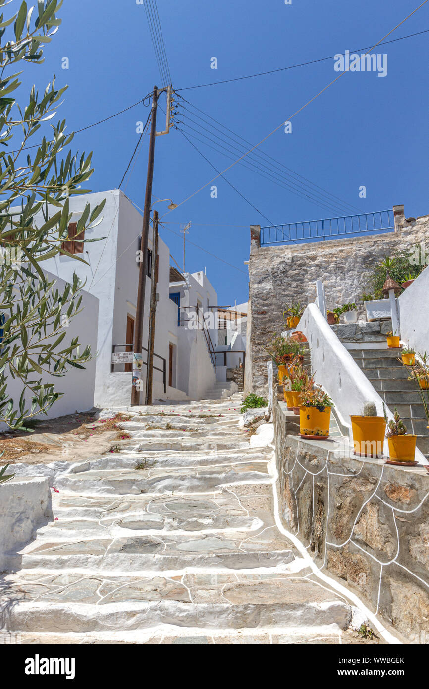 Sifnos island, Greece, alley in traditional village in Sifnos Stock ...