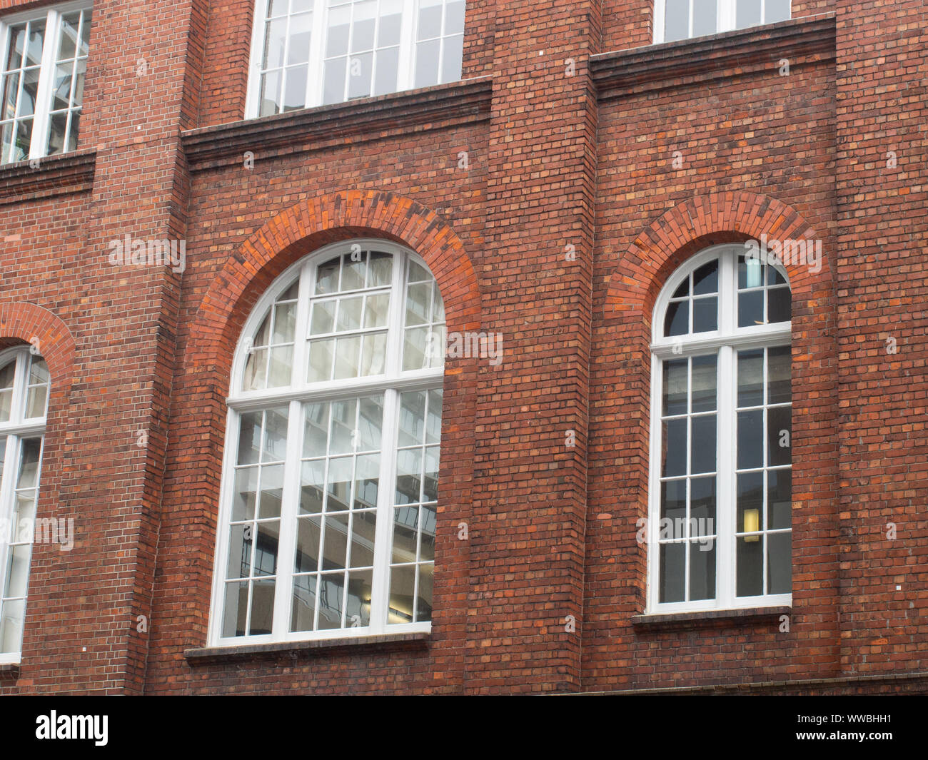 Arch windows hi-res stock photography and images - Alamy