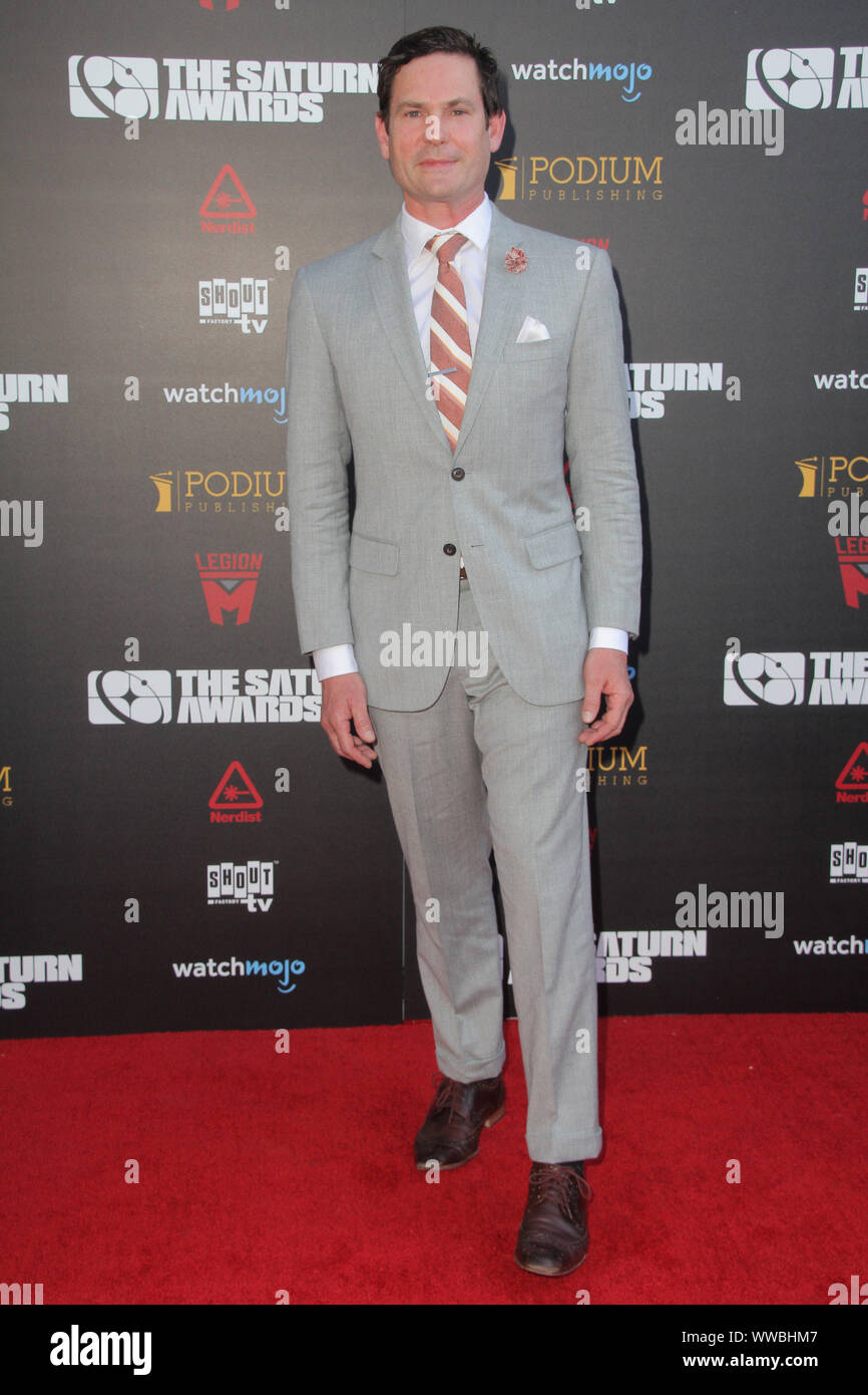 Henry Thomas Actor High Resolution Stock Photography and Images - Alamy