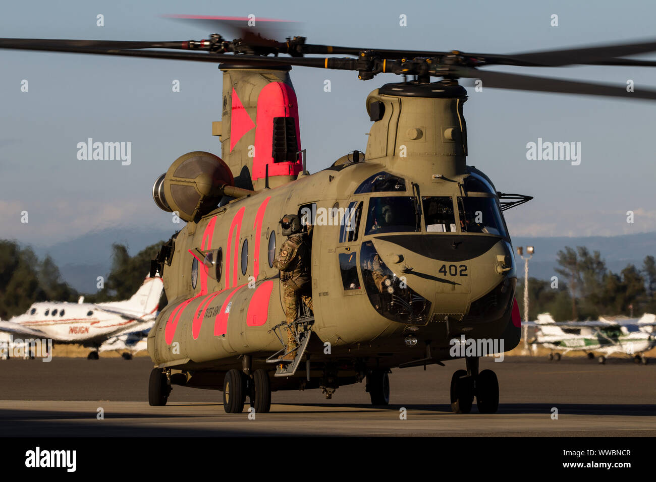 A ch 47 chinook helicopter flight engineer hi-res stock photography and ...