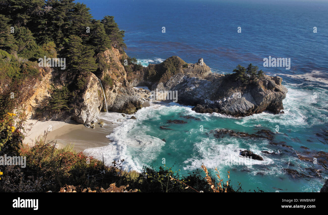 Rugged Big Sur coastline California Stock Photo - Alamy
