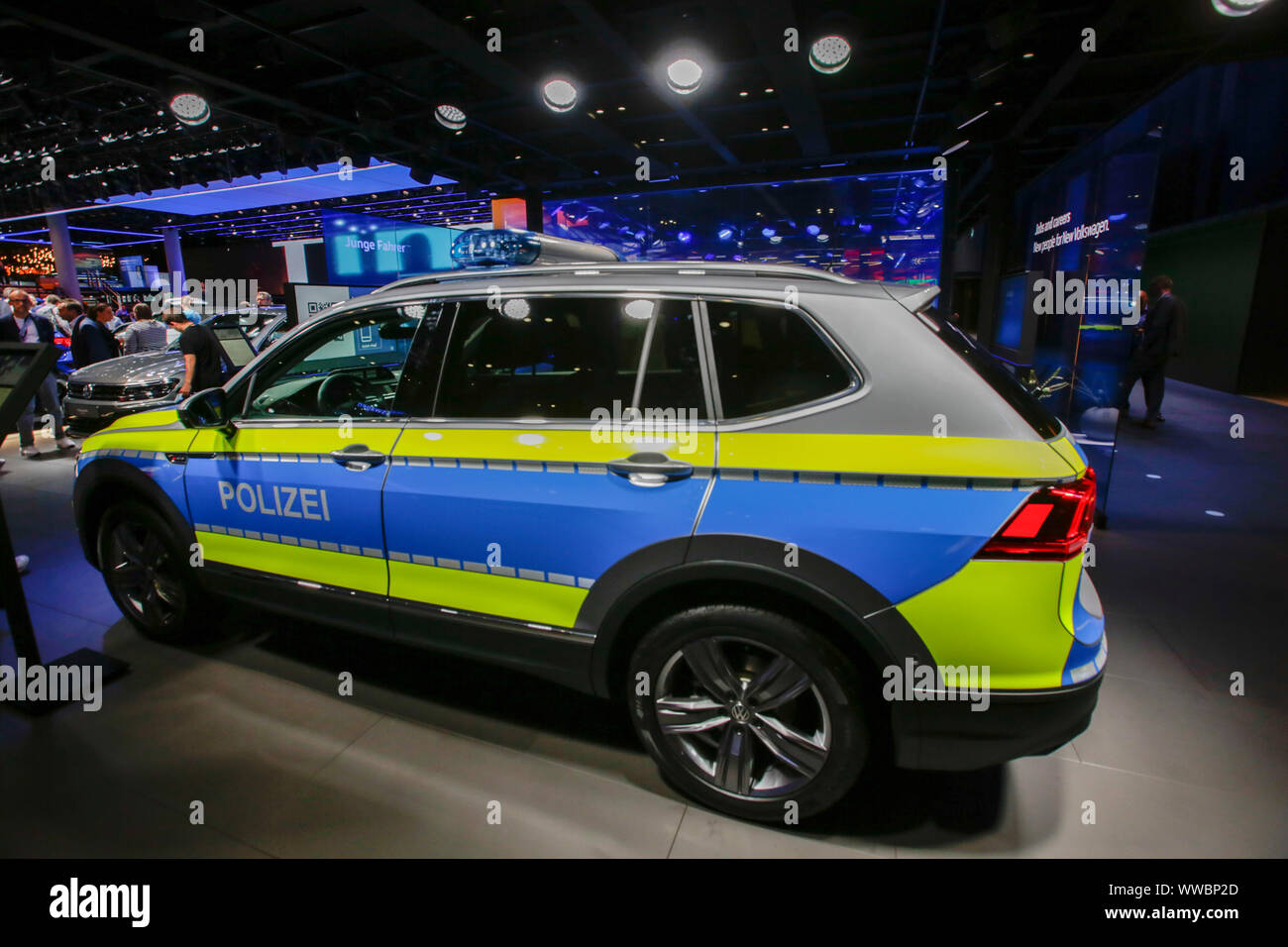 Vw tiguan allspace comportline polizei hi-res stock photography and ...