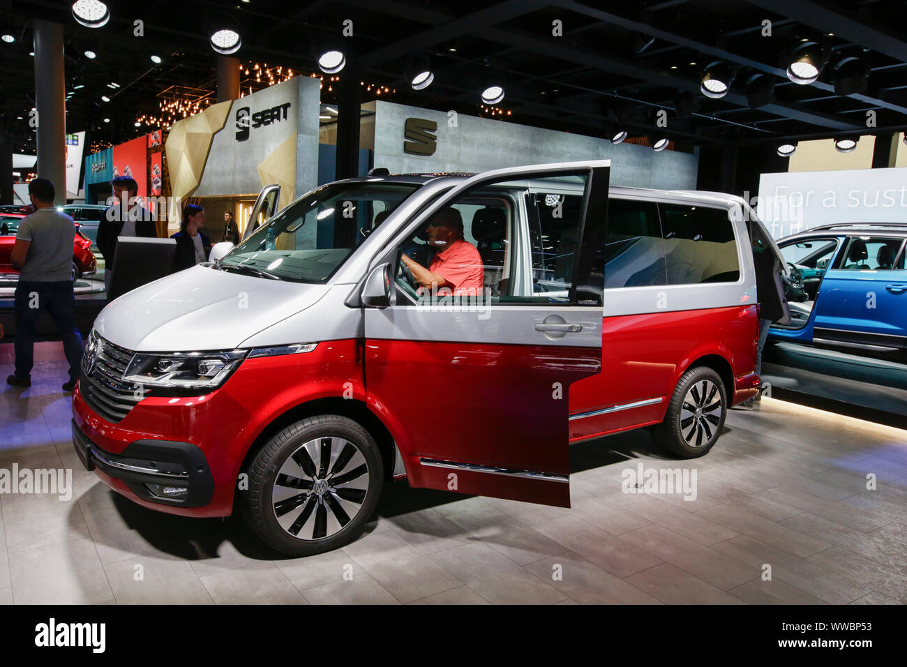 Vw multivan cruise hi-res stock photography and images - Alamy