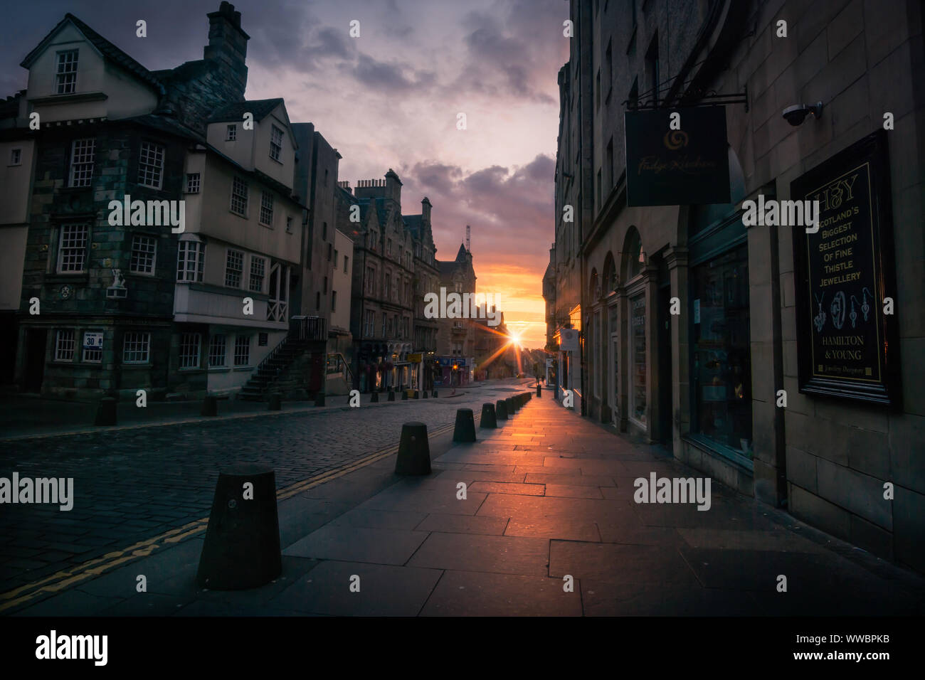 Sunrise on the Royal Mile, Edinburgh, Scotland Stock Photo - Alamy