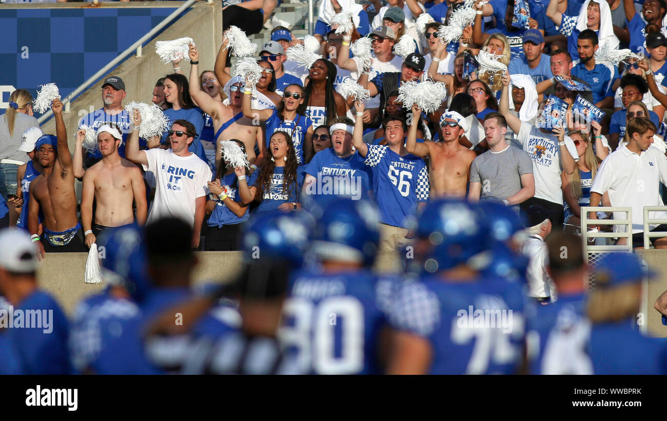 Kroger field hi-res stock photography and images - Alamy