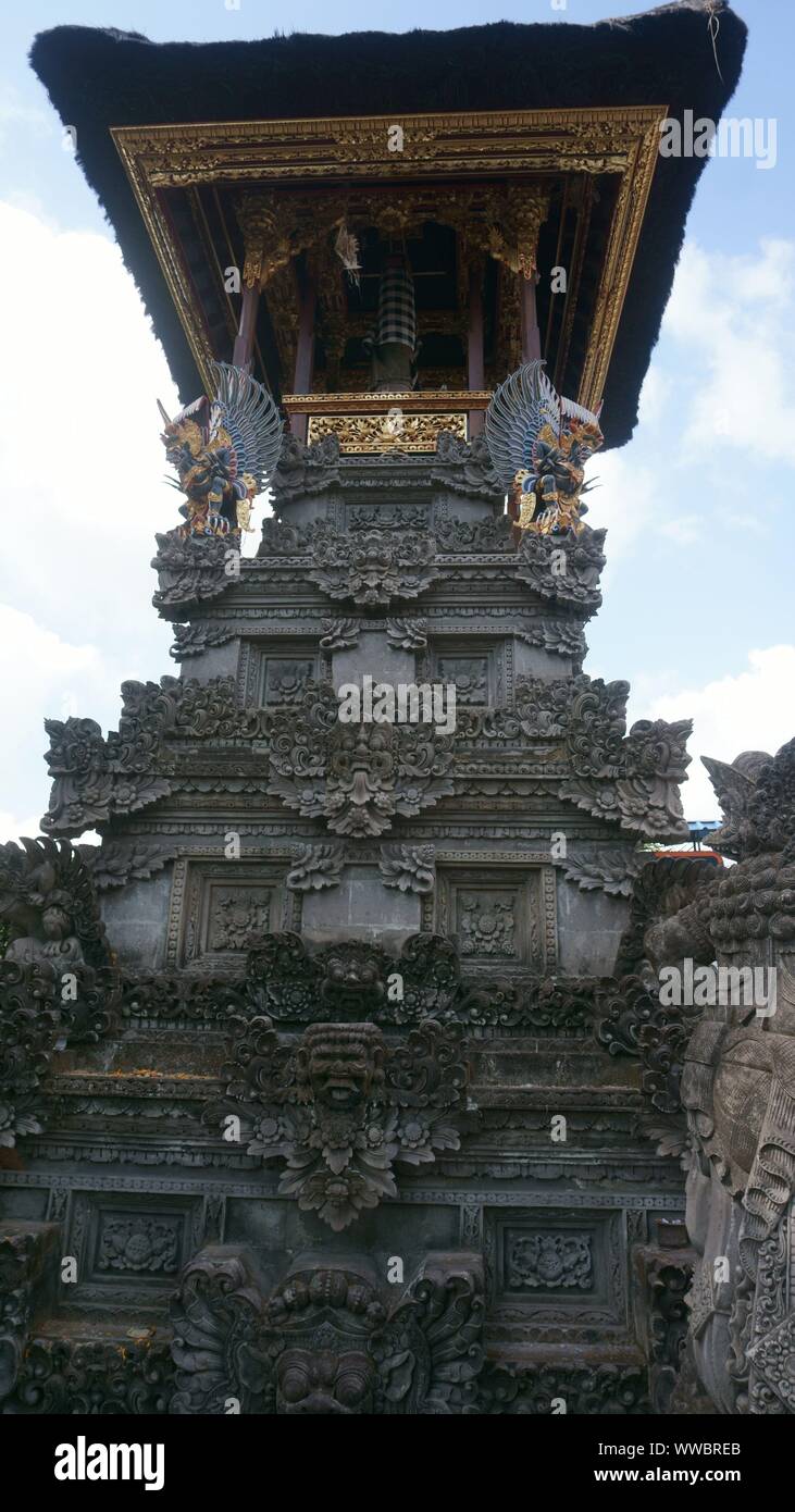 Bali temple altar hi-res stock photography and images - Alamy
