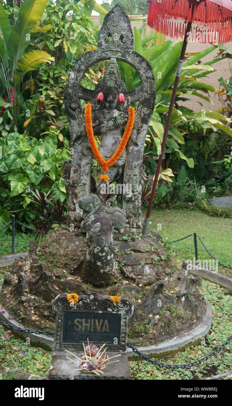 statue in Ubud Bali Stock Photo - Alamy