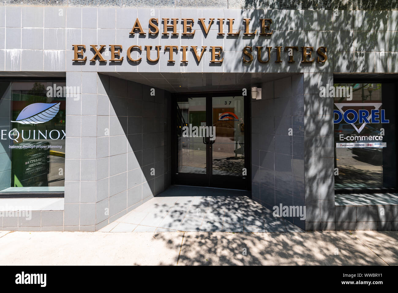 Office space contractor company relocation hi-res stock photography and ...