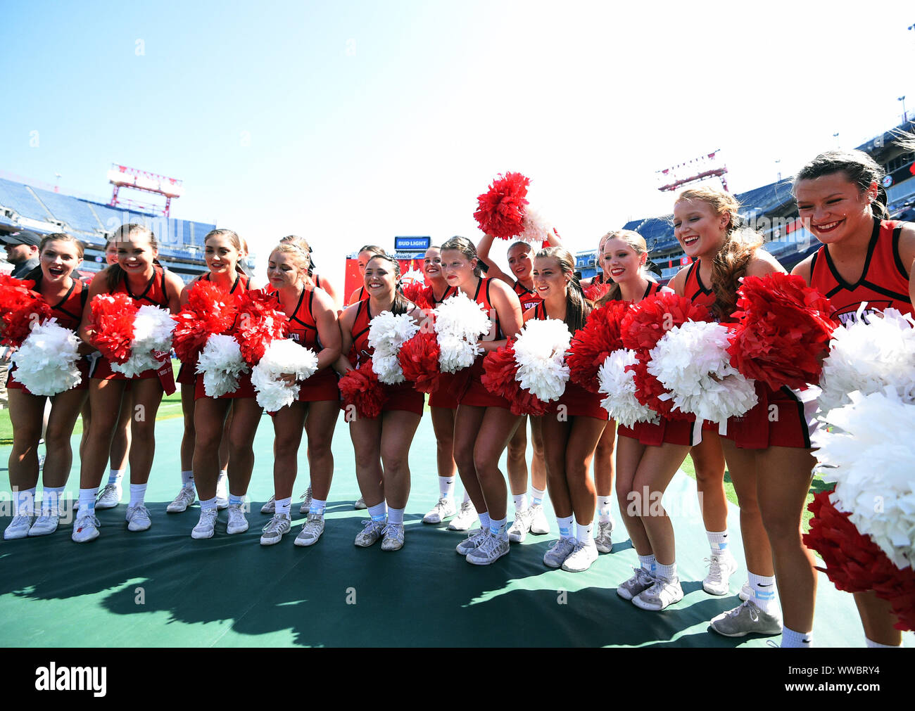 Western kentucky cheerleaders hi-res stock photography and images - Alamy