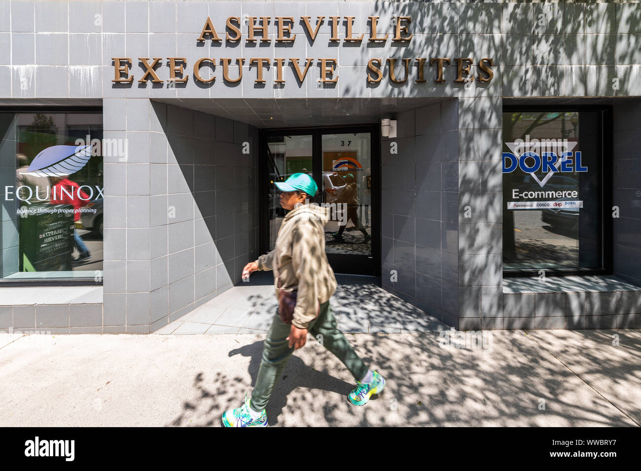 Office space rental sign hi-res stock photography and images - Alamy