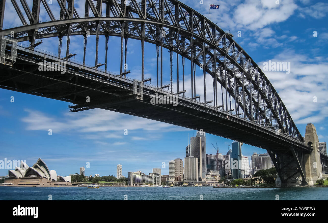 Sydney harbour bridge construction hi-res stock photography and images ...
