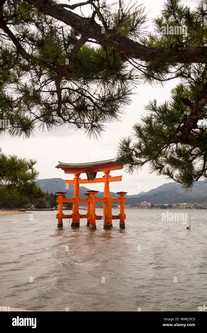 Ryobu torii hi-res stock photography and images - Alamy