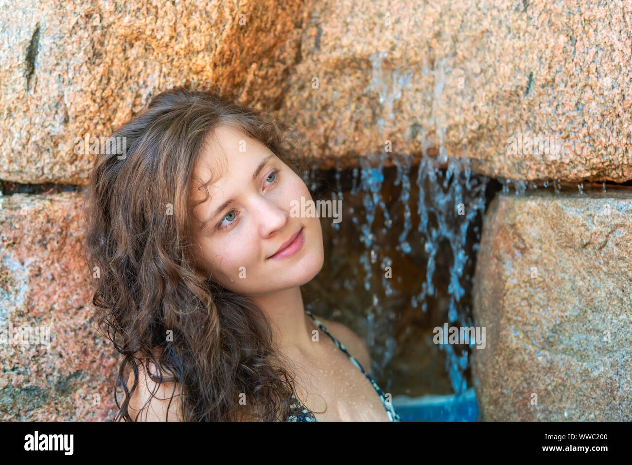 Water falling and rock face hi-res stock photography and images - Alamy