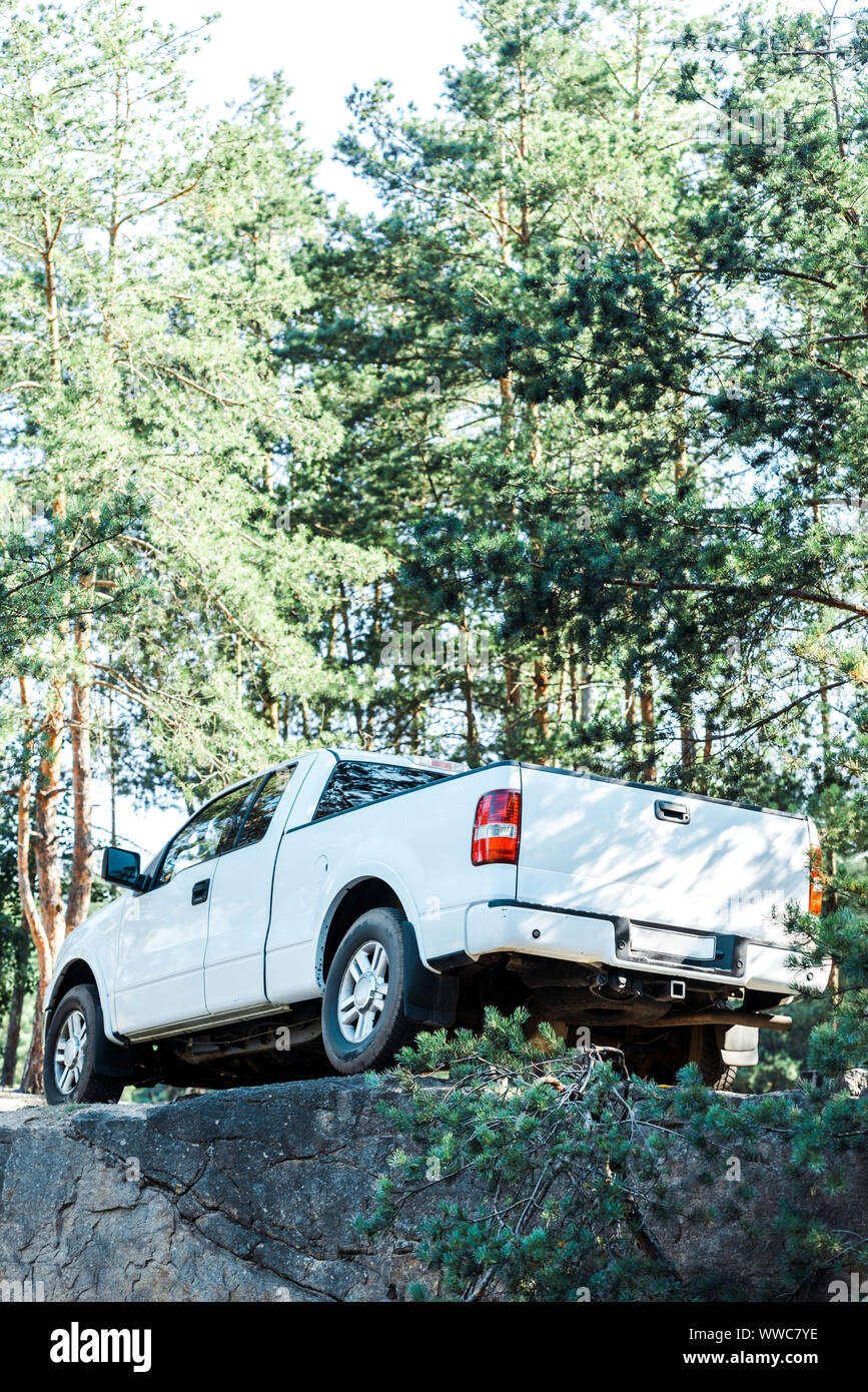 Modern white car hi-res stock photography and images - Alamy