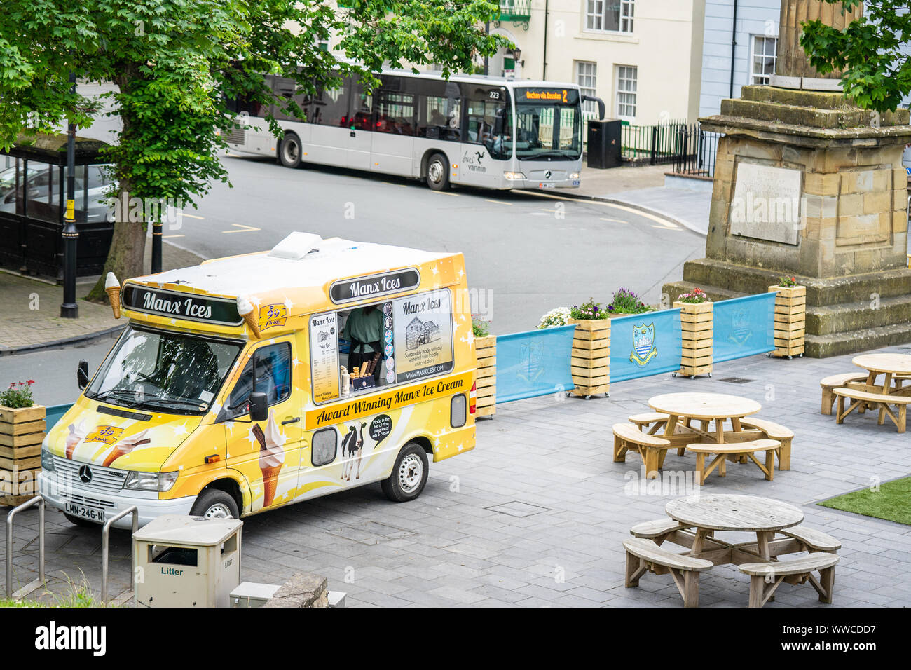 Castletown square hi-res stock photography and images - Alamy