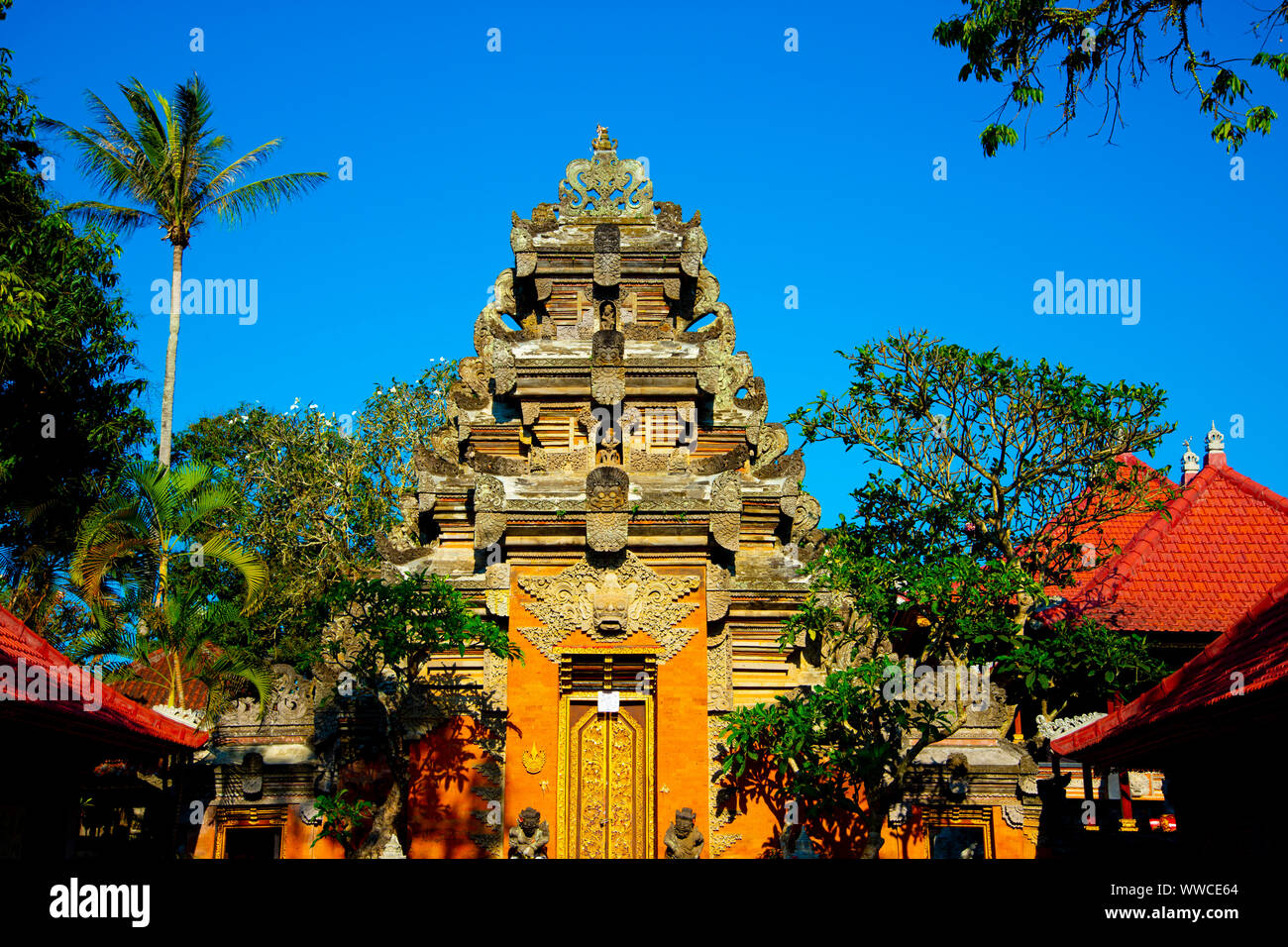 Ubud palace hi-res stock photography and images - Alamy