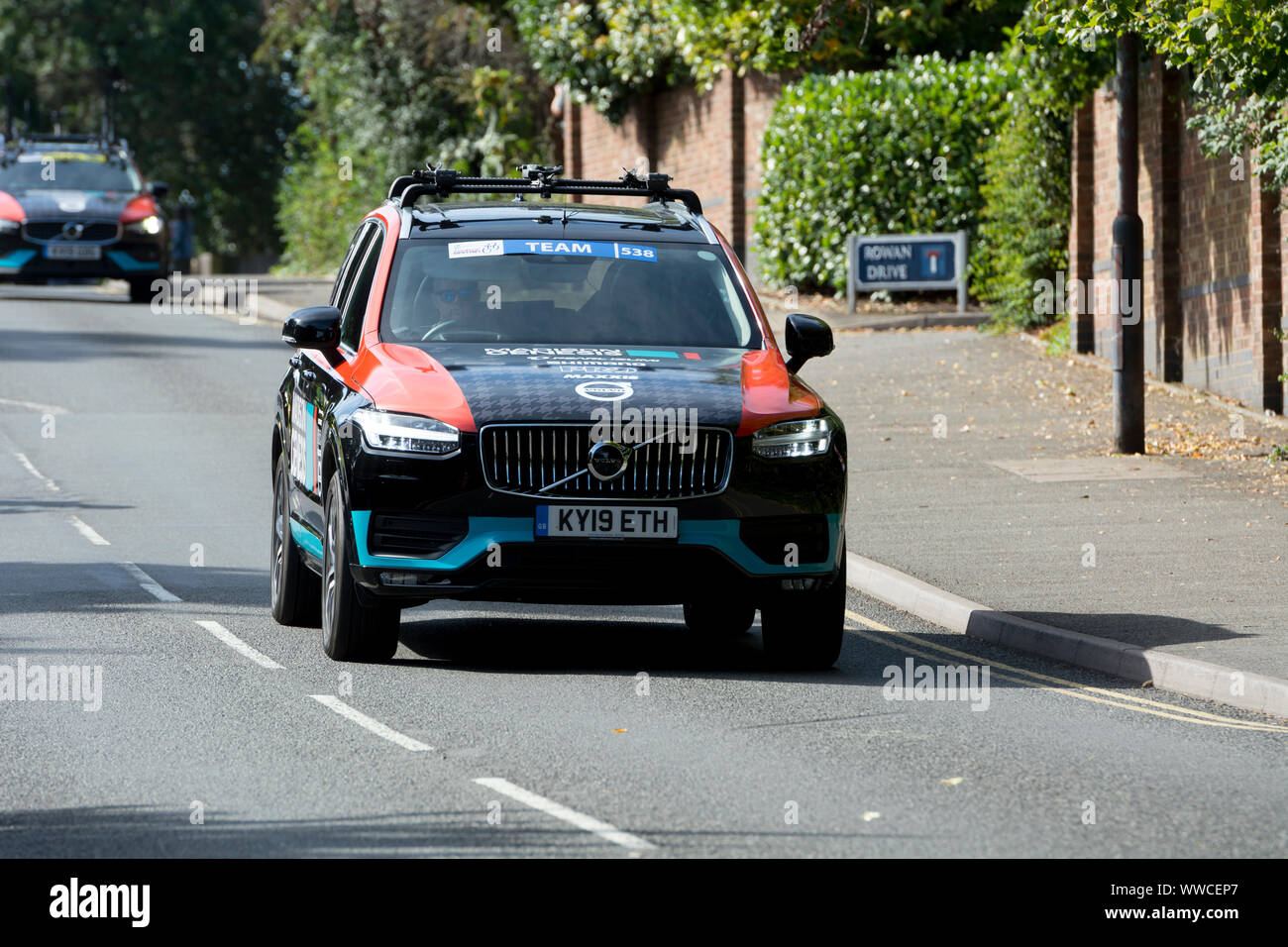 Cycling team support vehicle hi-res stock photography and images - Alamy