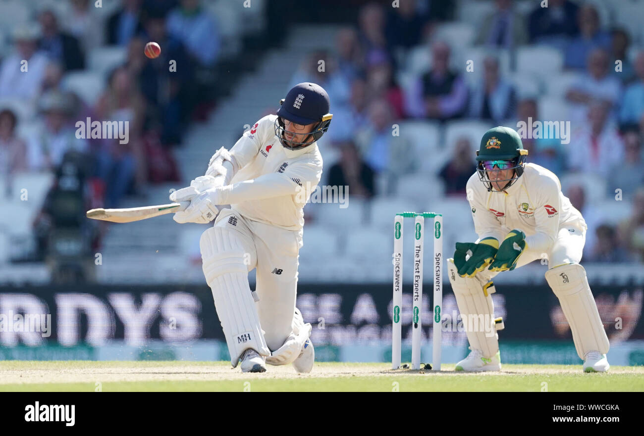 Englands jack leach bats hi-res stock photography and images - Alamy