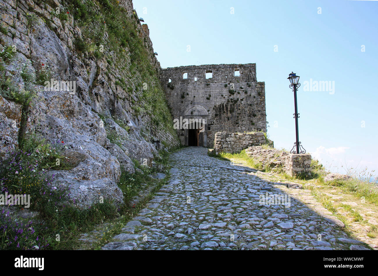 Entrance gate to Rozafa Castle in Shkoder, Albania Stock Photo - Alamy