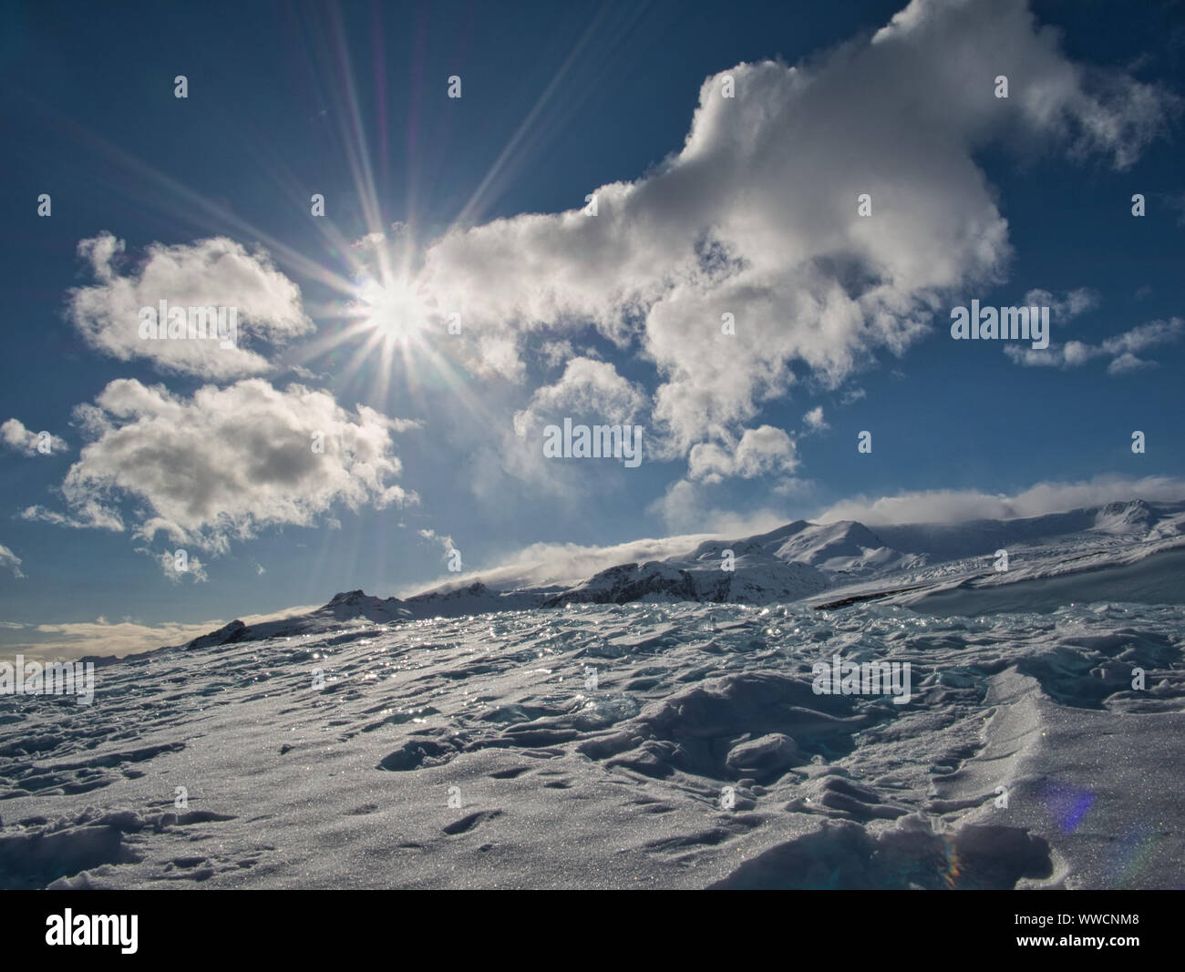 Sunlight snow hi-res stock photography and images - Alamy
