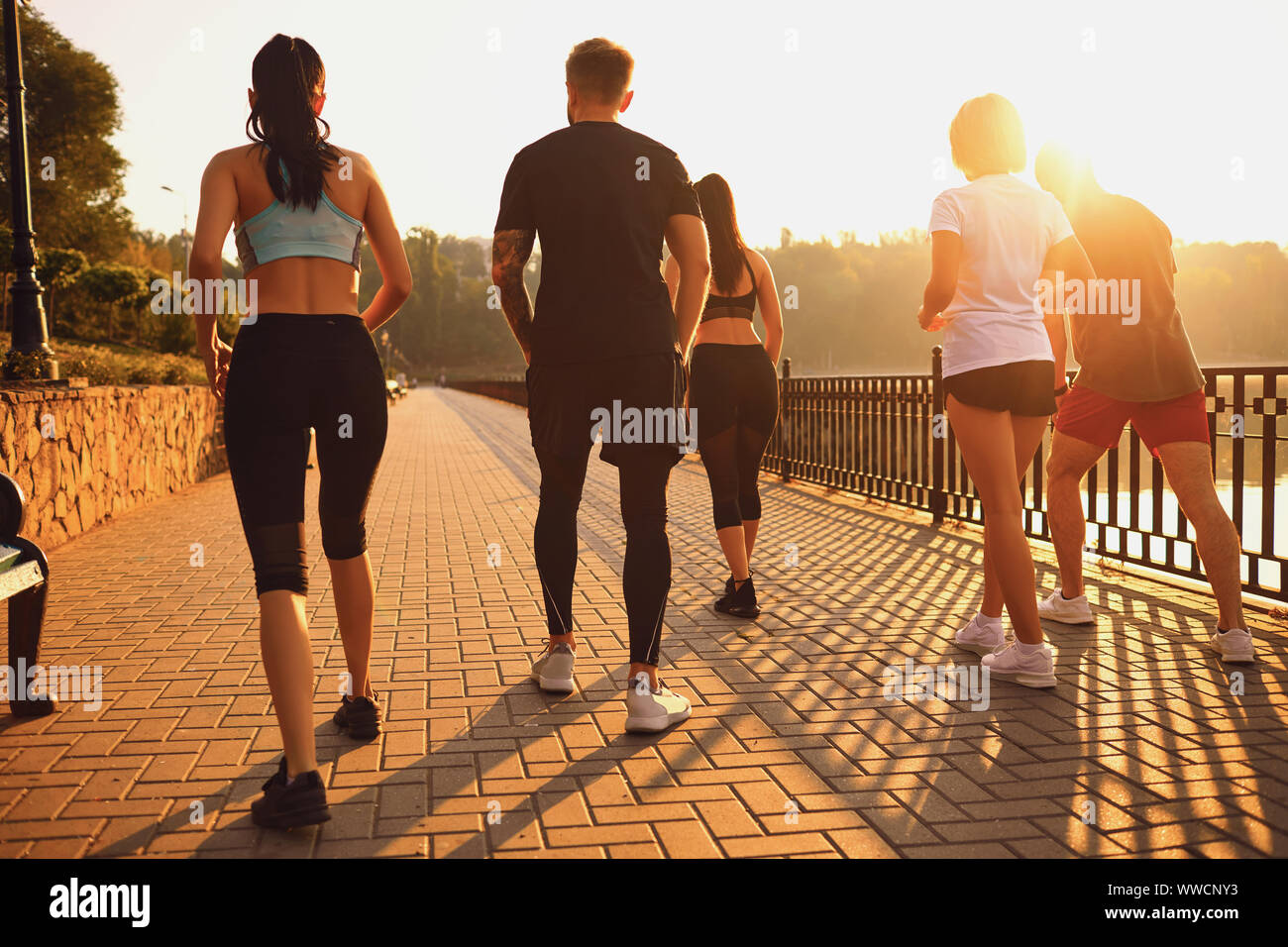 Group of sport people hi-res stock photography and images - Alamy