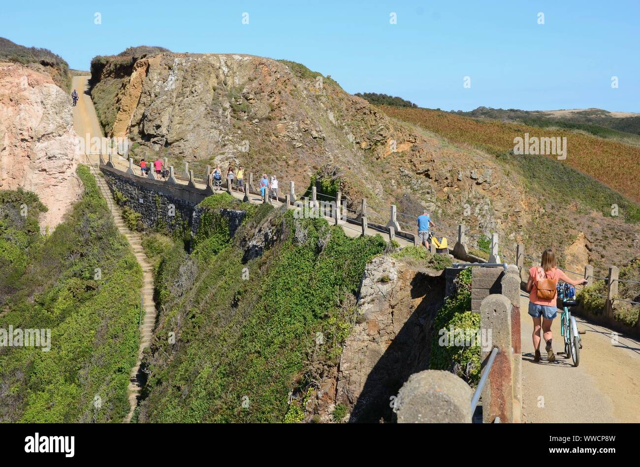 La Coupée, the causeway bridging the island of Great Sark to Little ...
