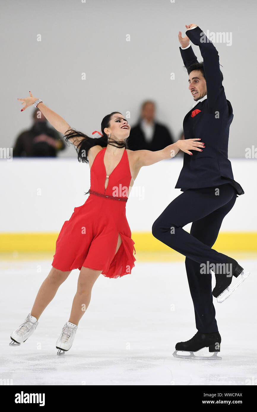 Senior ice dance rhythm dance hi-res stock photography and images - Alamy