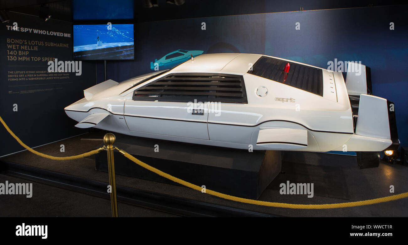 The Lotus submarine car PPW306R from the filming of The spy who loved ...