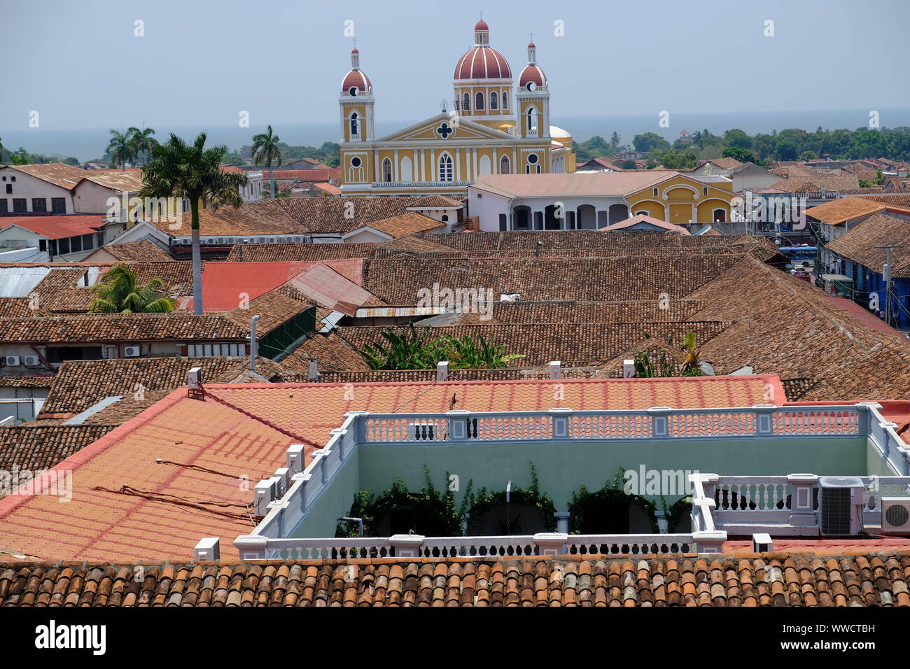 Granada nicaragua colonial architecture hi-res stock photography and ...