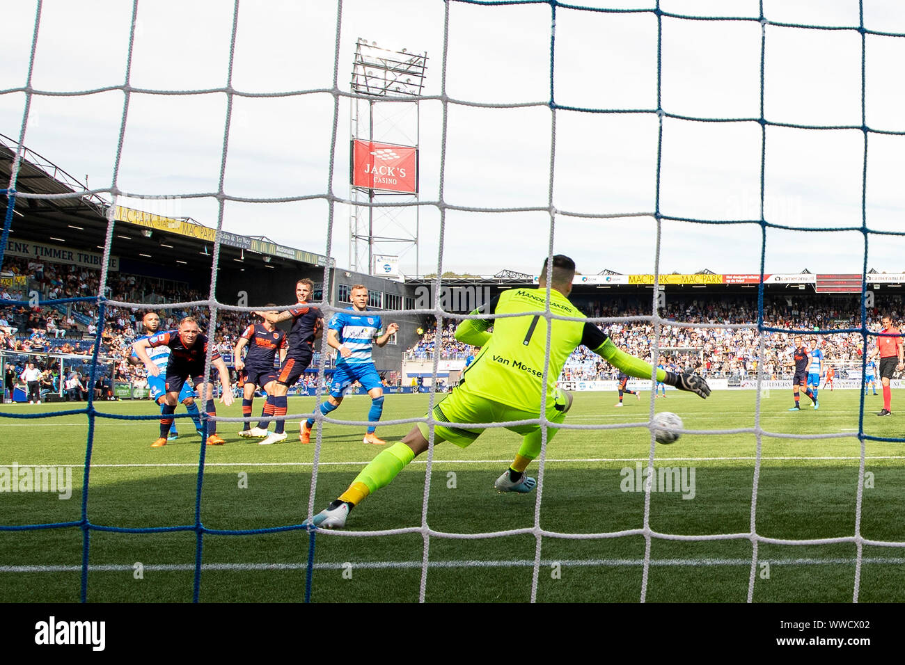 Zwolle, Netherlands. 15th Sep, 2019. ZWOLLE, 15-09-2019, MAC3park stadium, Dutch Eredivisie ...