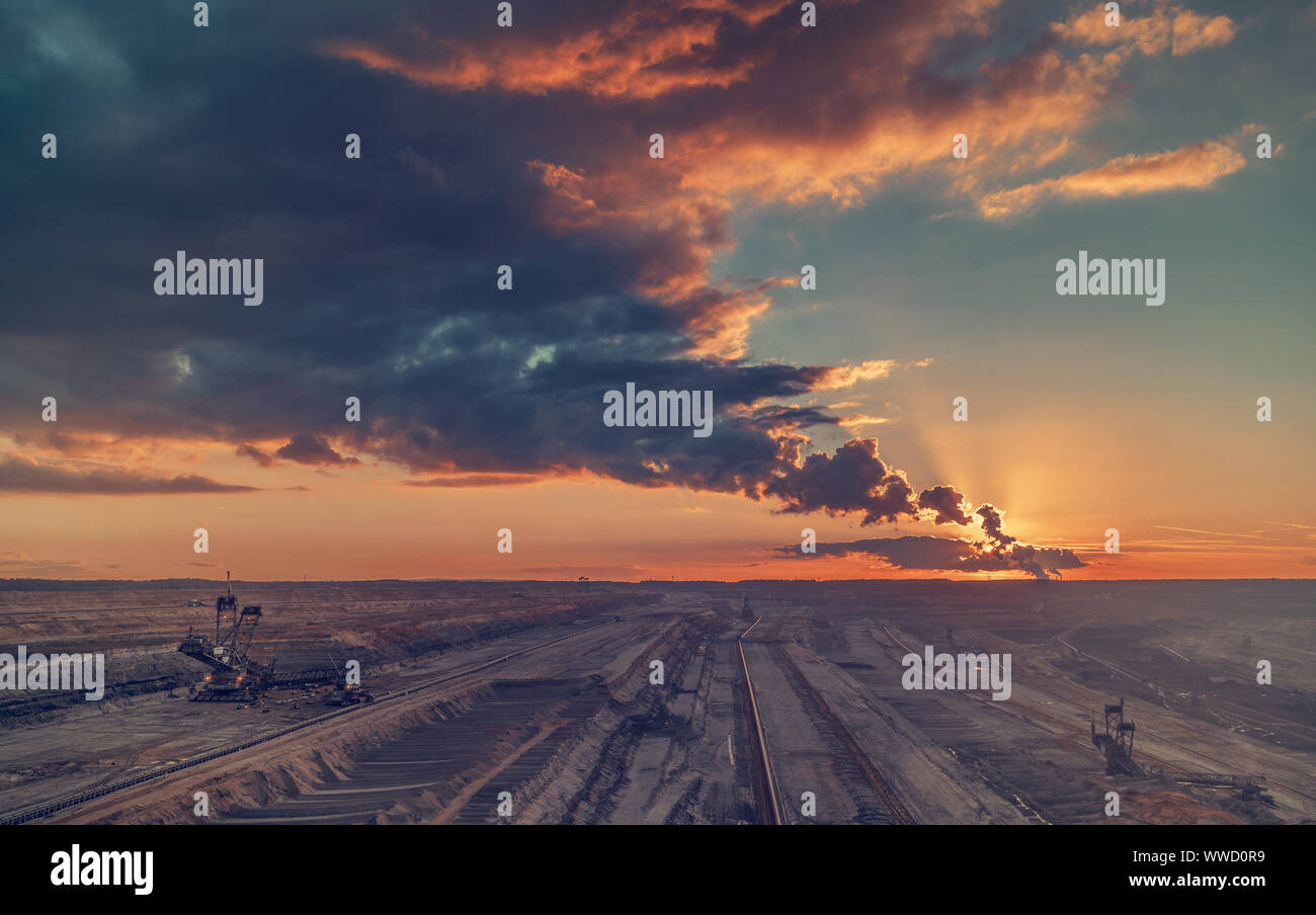 Surface mine hi-res stock photography and images - Alamy