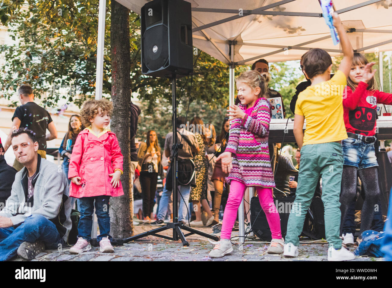 Celebration happiness hi-res stock photography and images - Alamy