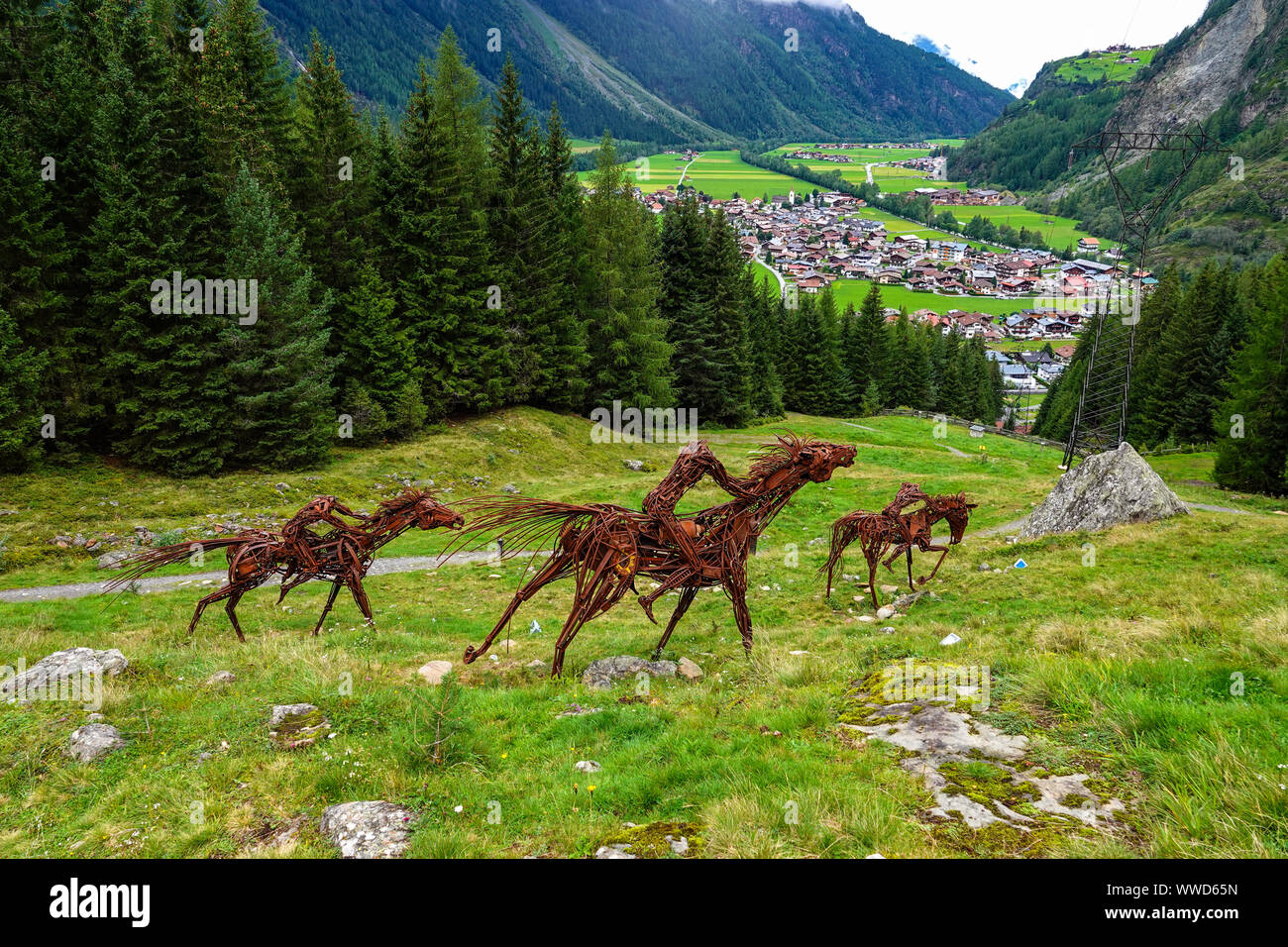 Three headless horsemen hi-res stock photography and images - Alamy