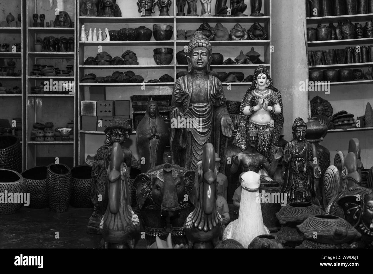 Clay statue india Black and White Stock Photos & Images - Alamy