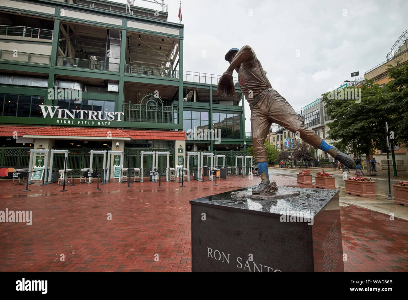ron santo sculpture outside wrigley field Chicago Illinois USA Stock ...