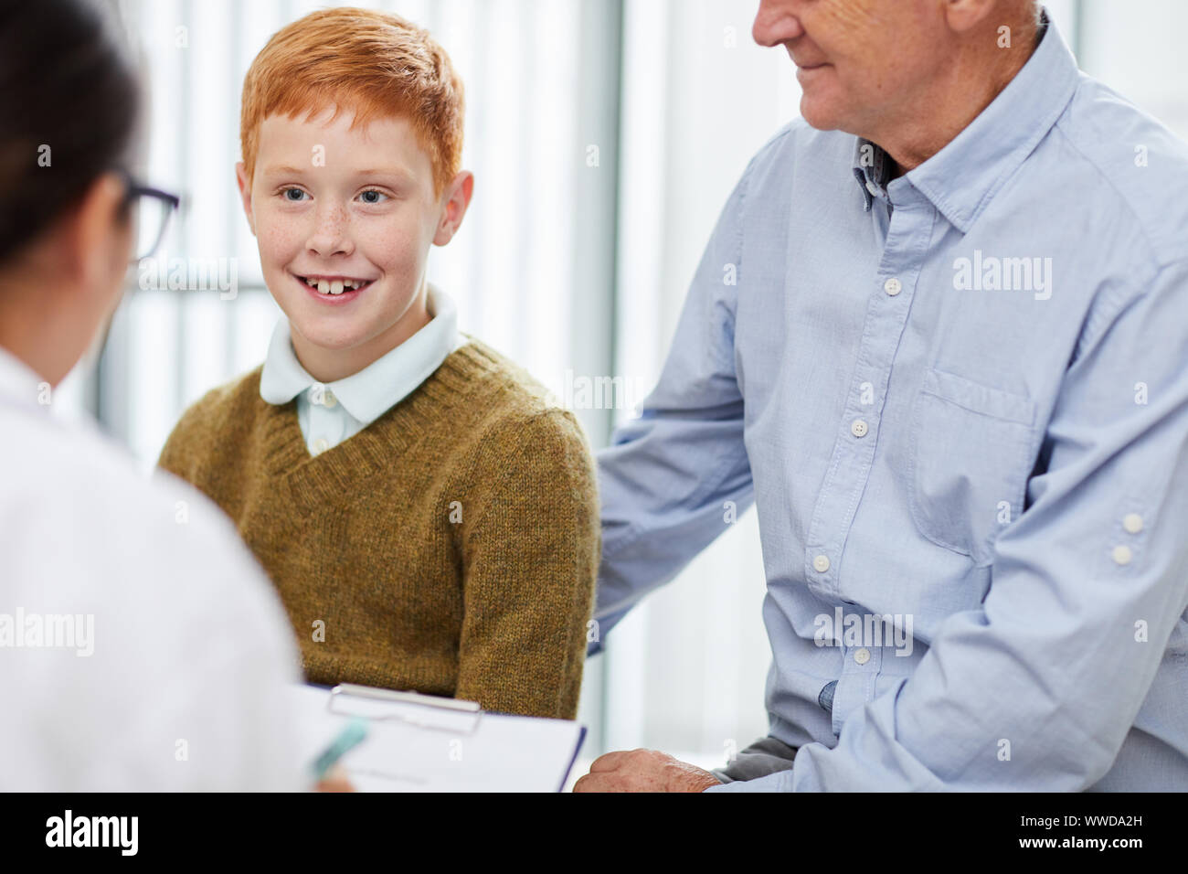 Children's hospital waiting room hi-res stock photography and images ...