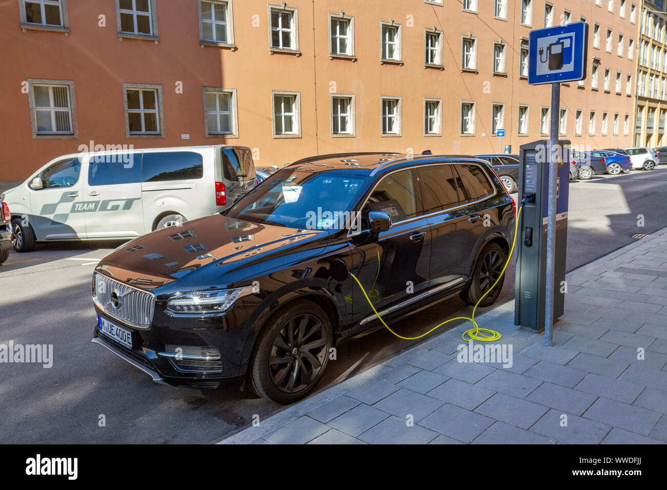 Chargepoint hi-res stock photography and images - Alamy