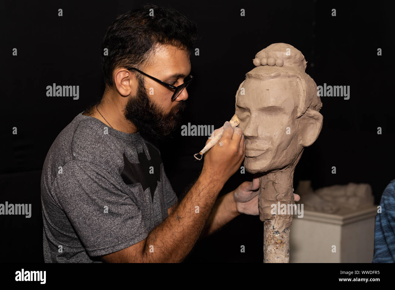 Artists of clay model hi-res stock photography and images - Alamy