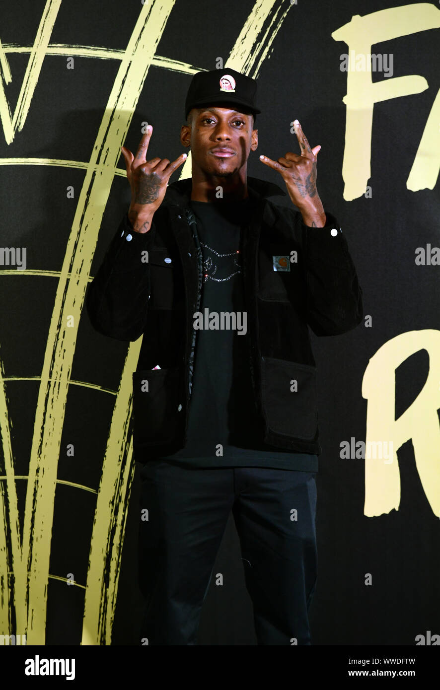 Octavian arriving on the red carpet for Naomi Campbell's Fashion For ...