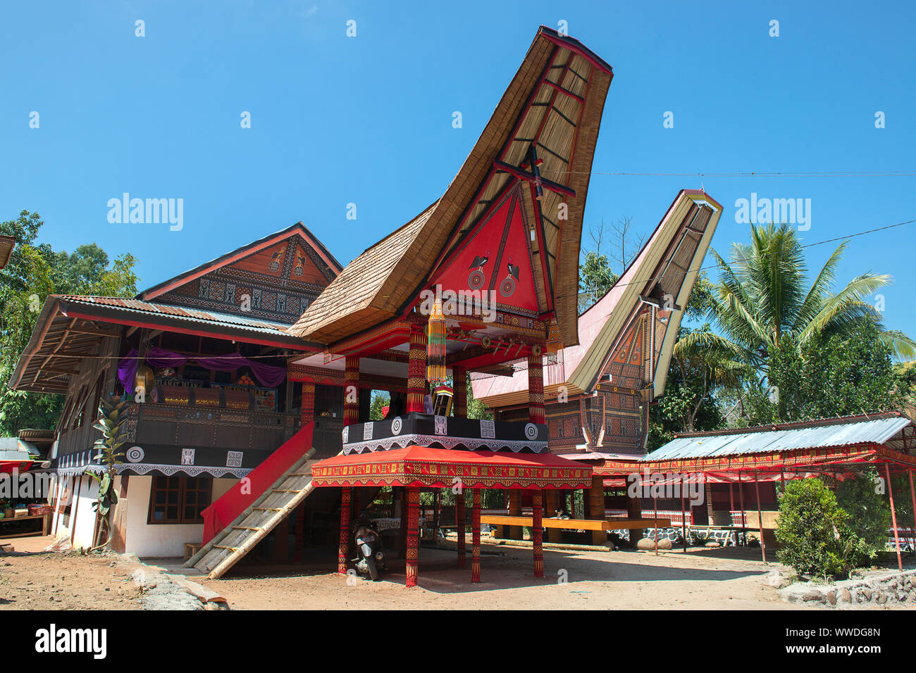 Traditional Alang rice barn, Rantepao, Tana Toraja, South Sulawesi ...